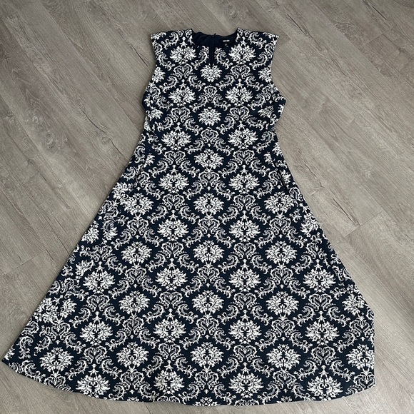 ME+EM | Dresses | Meem Navy And White Floral Midi Dress | Poshmark